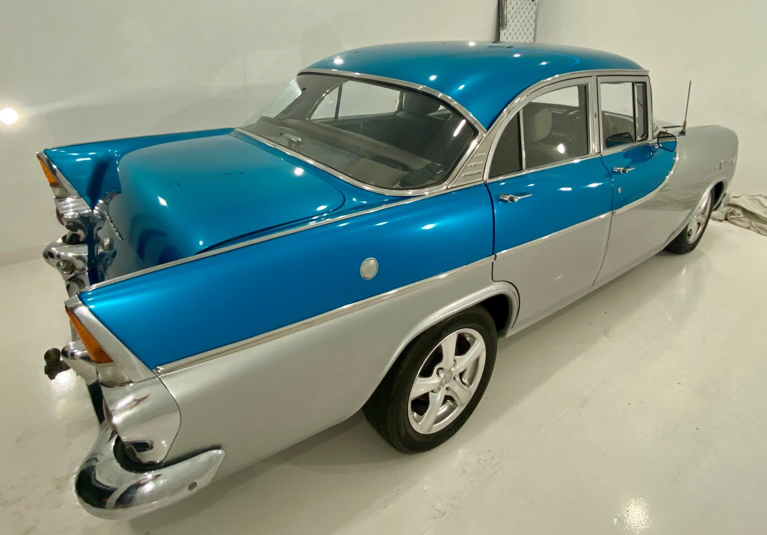 Vintage & Prestige Cars - Superior Customs Australia